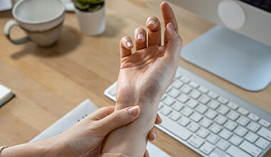 5 Most Common Hand and Wrist Conditions and How to Treat Them | Atrium ...